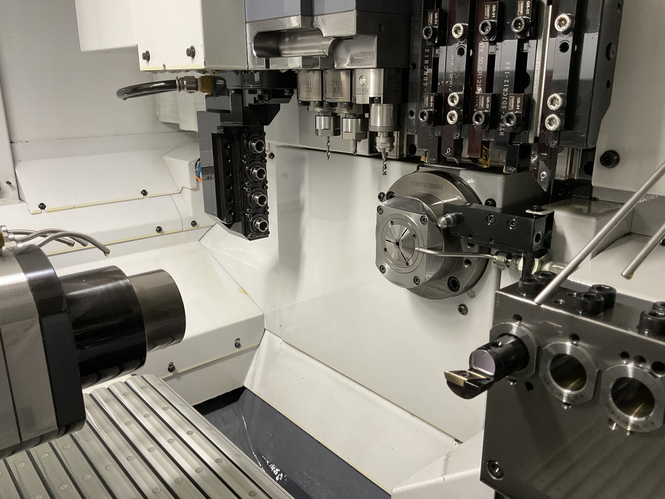 NAKANISHI｜Case Studies｜[Aluminum alloy (A6061) φ4 end mill Side cutting ...